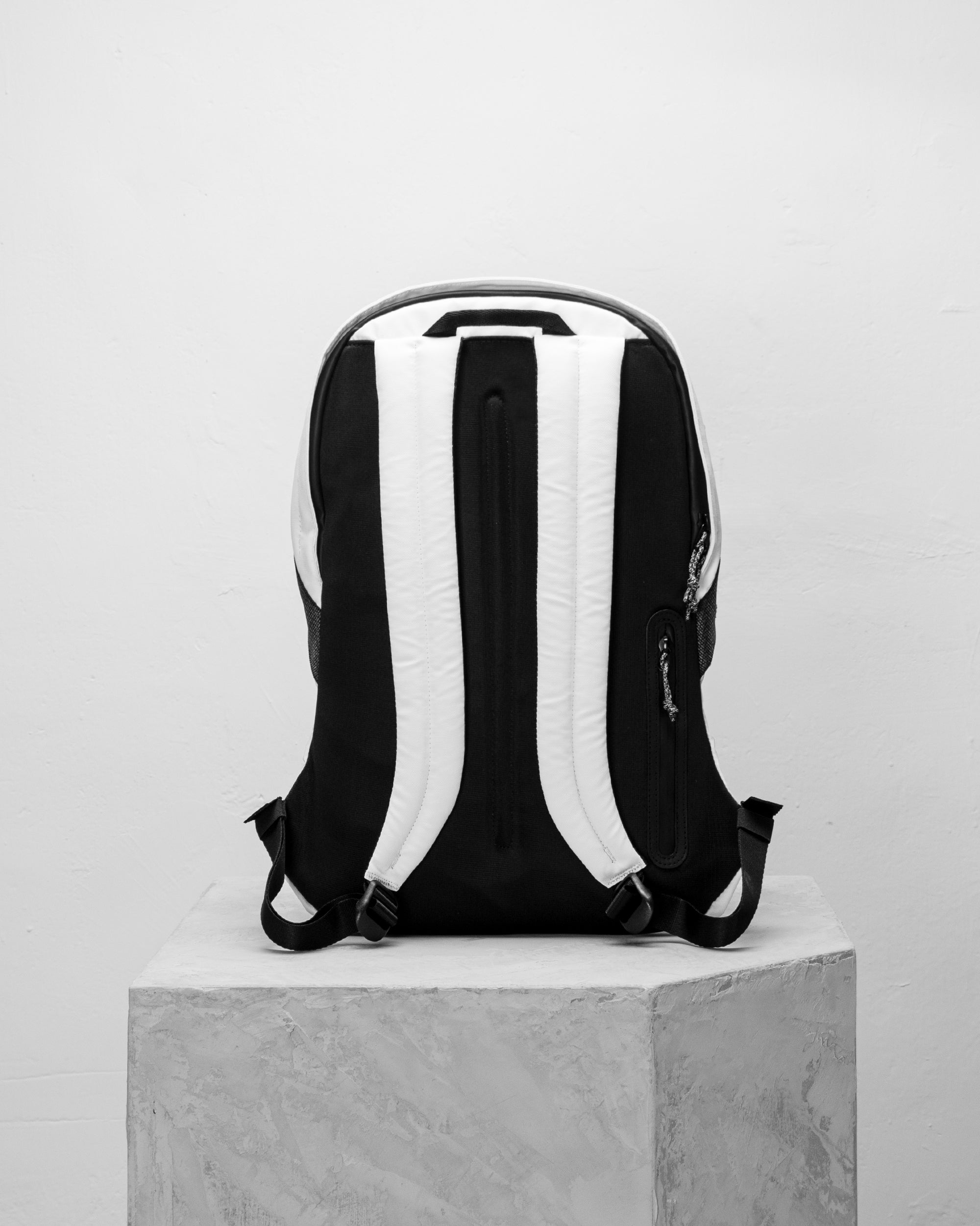 Multipitch Backpack Large Dry White – Topologie INTL